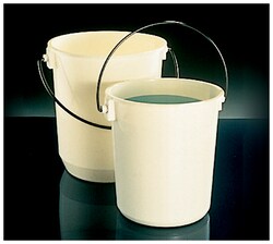 Nalgene™ Autoclavable Graduated Buckets