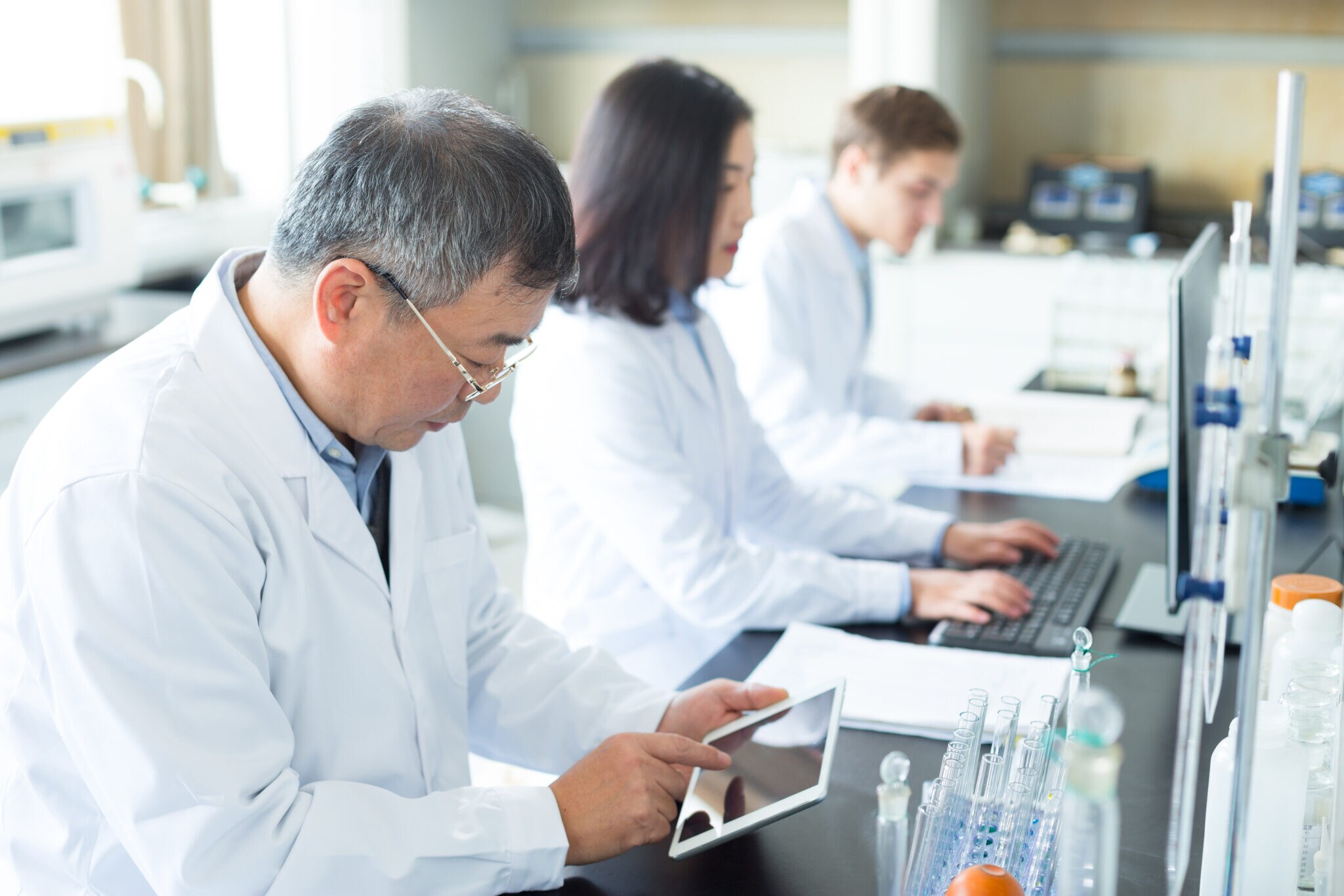 Practical advice to help you elevate your laboratory with a LIMS - The Connected Lab