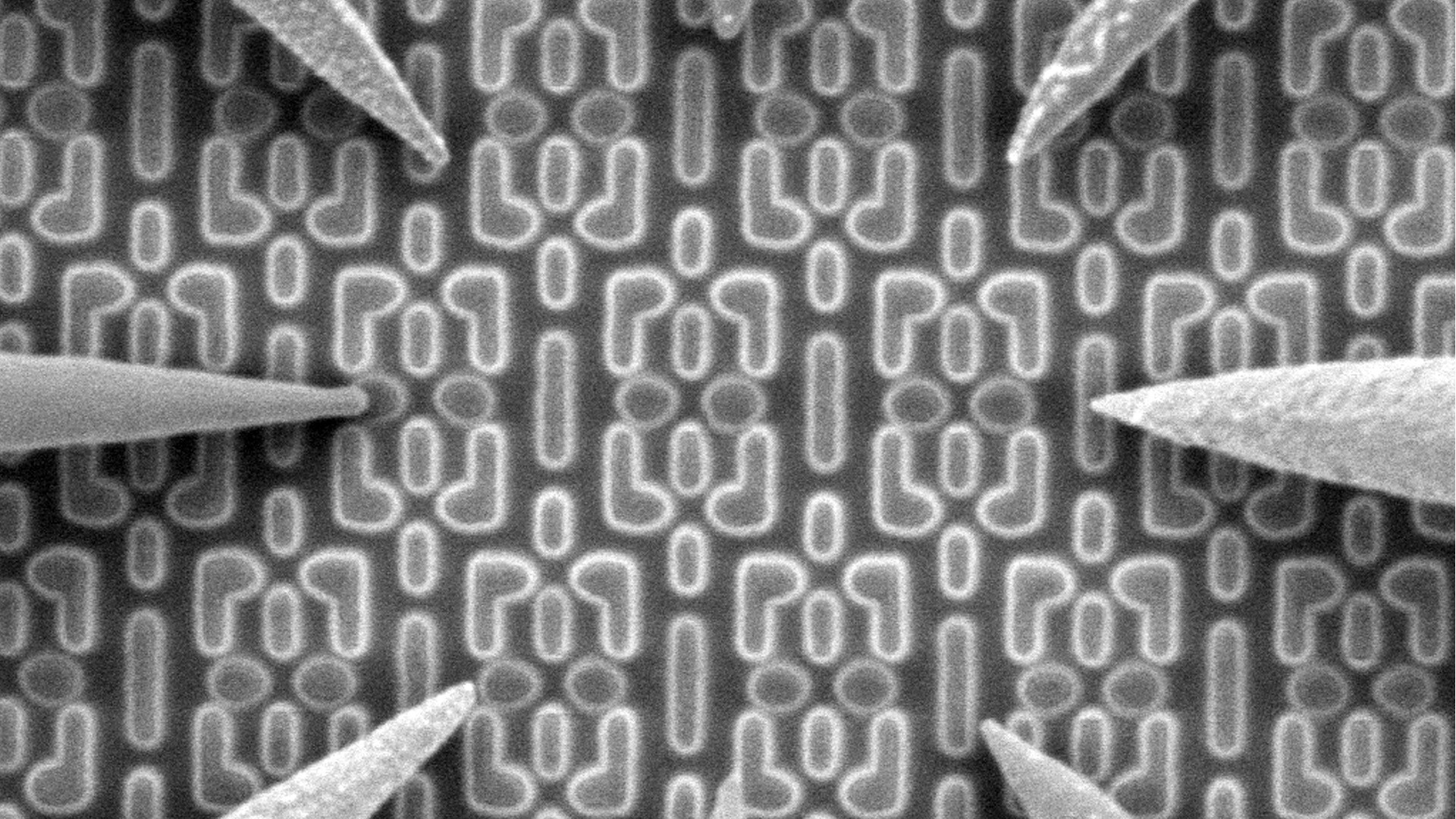 Scanning Electron Microscope Semiconductor Analysis | Thermo Fisher ...